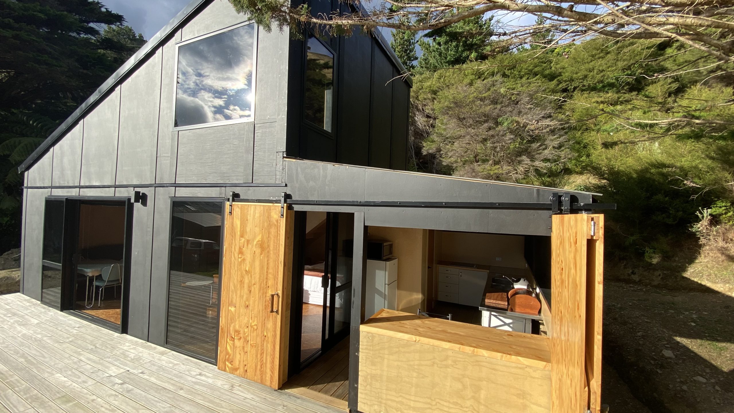 Hamilton House-Retro Cottage - SoundsRealEstate
